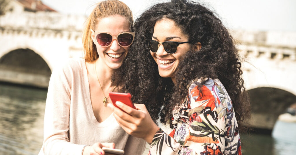 The Holiday Gift Guide for Girls Who Love Travel - Millennial Boss